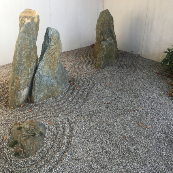 How do I rake patterns in a 'Zen' garden - The Japanese Garden Centre