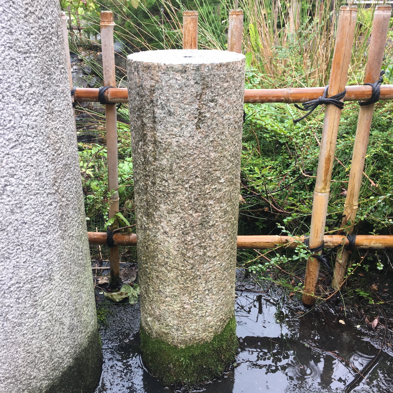 Cylinder water feature - Contemporary water feature